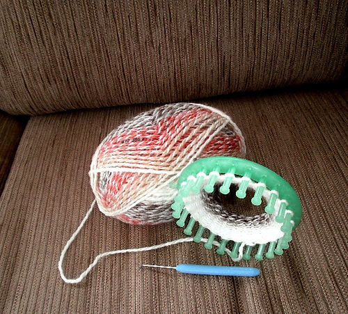 Ravelry: Knifty Wristers pattern by Esther Kate