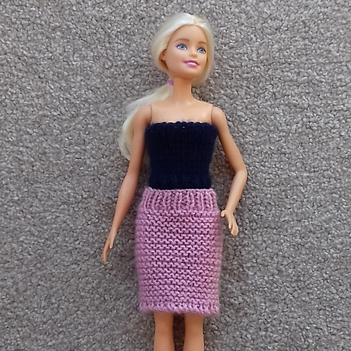 Ravelry: Tube Skirts for Barbie pattern by Esther Kate