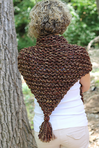 Ravelry: Outlander inspired shawl shoulder wrap pattern by Esther Po
