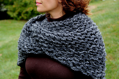 Ravelry: Outlander inspired shawl shoulder wrap pattern by Esther Po