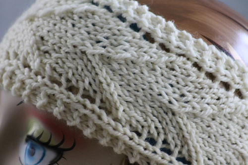 Ravelry: Feathered Arrow Headband pattern by Gretchen Tracy