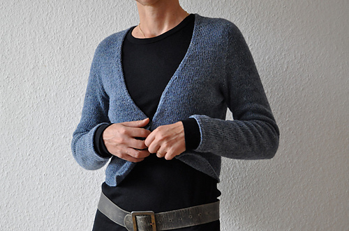Ravelry: slanted Sleeven pattern by ANKESTRiCK