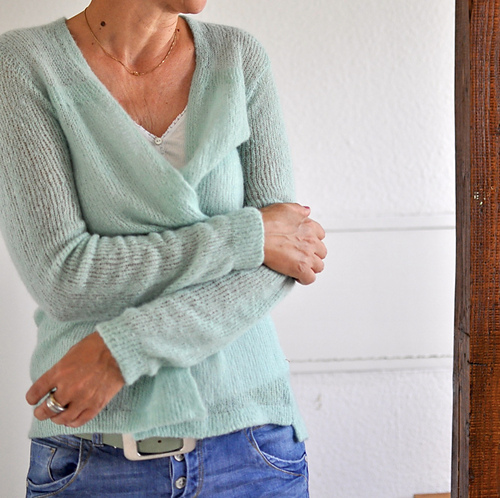 Ravelry: REi Cardigan pattern by ANKESTRiCK