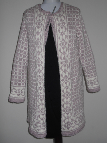 Ravelry: # 13 Weiter Mantel mit Jacquardmuster pattern by Rebecca ...