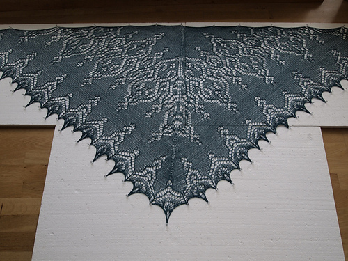 Ravelry: Tuch / shawl *Poesie* pattern by Birgit Freyer