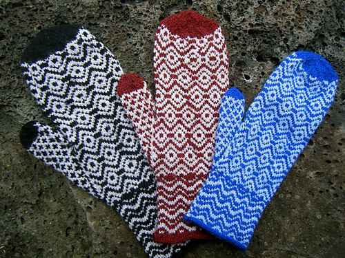 Ravelry: Catch a Wave Mittens pattern by Jennifer Thompson