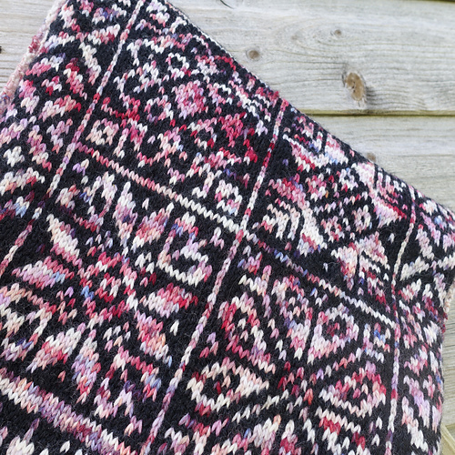 Ravelry: Fair Isle Snowflake Snood pattern by Mrs E James