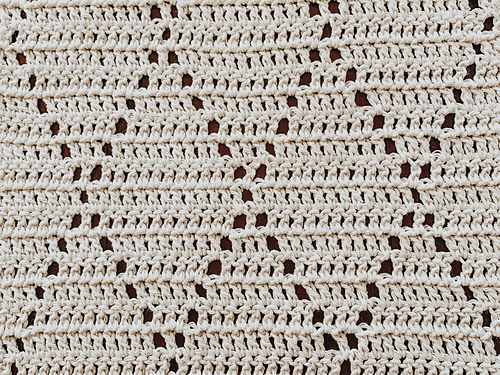 Ravelry: Lattice Table Runner pattern by Laura Gubata