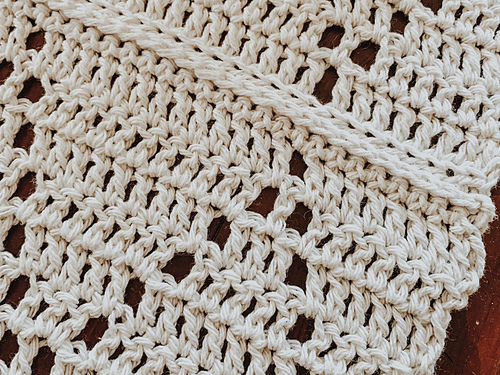 Ravelry: Lattice Table Runner pattern by Laura Gubata