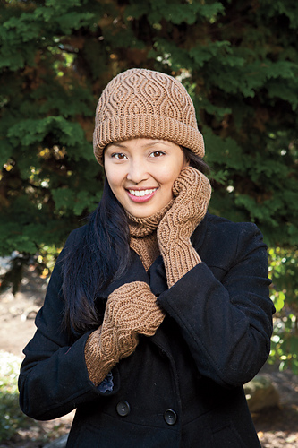 Ravelry: Almond Mittens pattern by Dagmar Mora