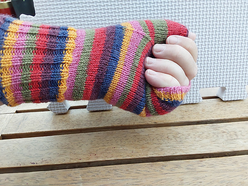 Ravelry: Fingerless Sock Yarn Mittens pattern by Sue Beard