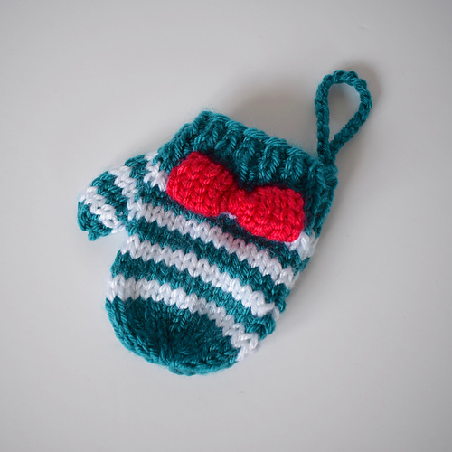 Ravelry: Striped Mini Mittens pattern by Amanda Berry
