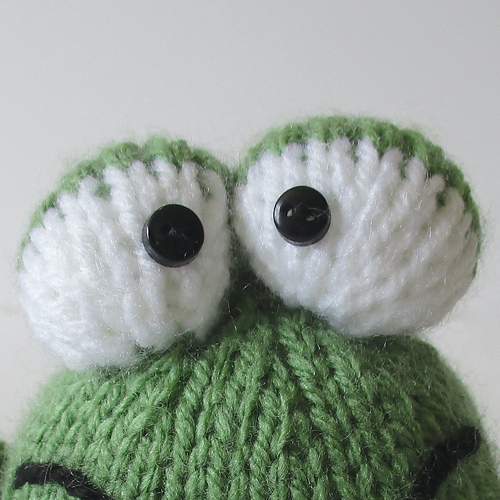 Ravelry: Froggy pattern by Amanda Berry