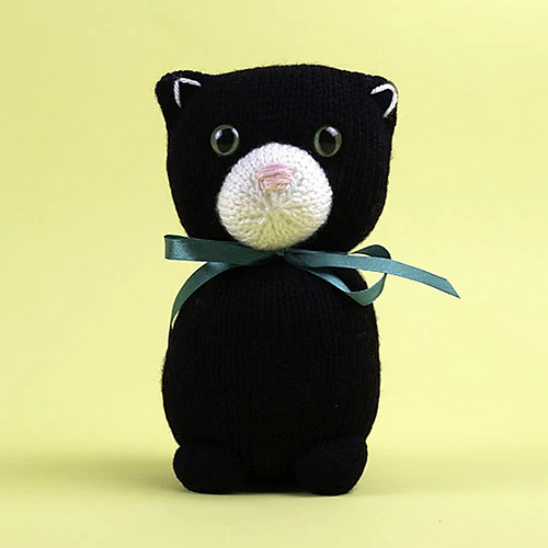 Ravelry: Smokey The Cat and Bruno The Pug pattern by Amanda Berry