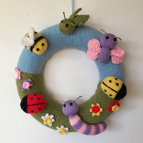 Ravelry: Love Bugs Spring Wreath pattern by Amanda Berry