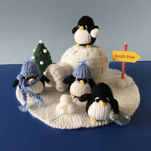 Ravelry: Penguin Party Playset pattern by Amanda Berry