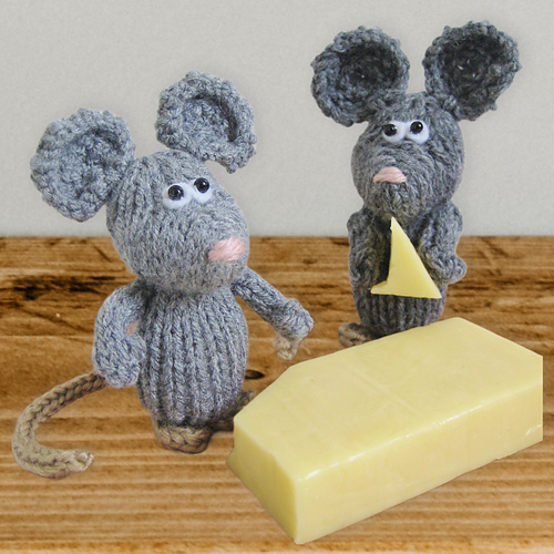 Ravelry: Dinky Mice pattern by Amanda Berry