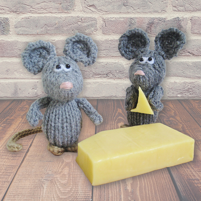 Ravelry: Dinky Mice pattern by Amanda Berry