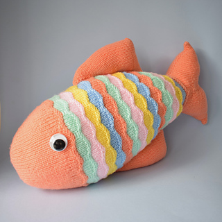Ravelry: fluffandfuzz's Tropical Fish Cushion