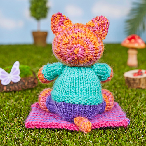 Ravelry: Colin the Cat pattern by Amanda Berry