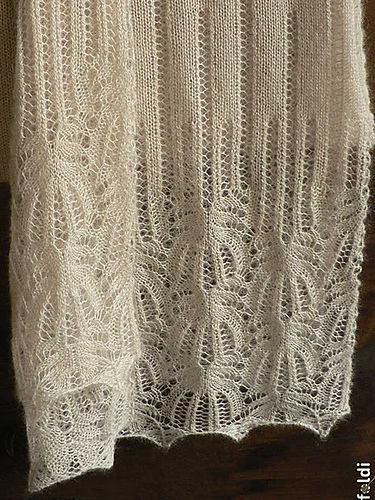 Ravelry: Panna Frost Flower Lace Shawl pattern by Foldi knit