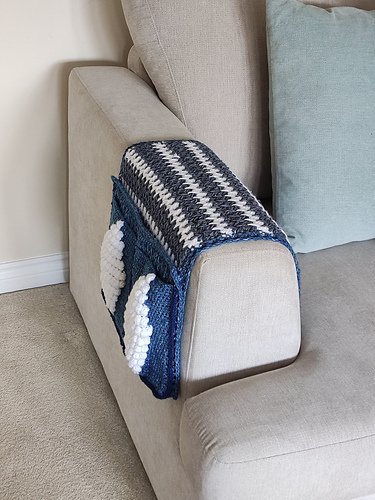 Ravelry: Elegance Armchair Caddy pattern by Susanna Biaye