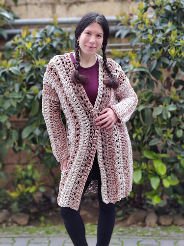 Ravelry: Taívia CardiCoat pattern by Emmy Tofa
