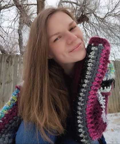 Ravelry: Taívia CardiCoat pattern by Emmy Tofa