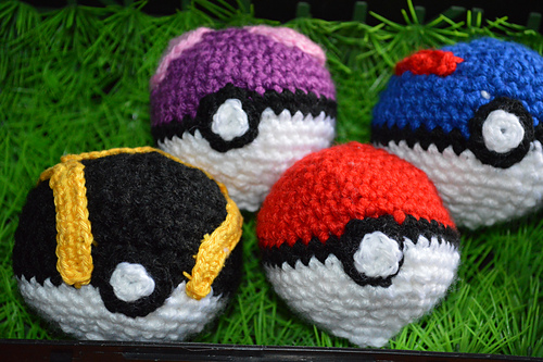 Ravelry: Pokeball Set pattern by Justine Dalipe