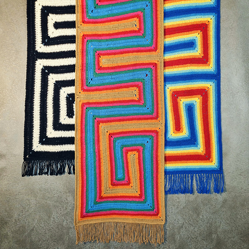 Ravelry: Neon Wave Table Scarf pattern by Fernanda Aquinaga