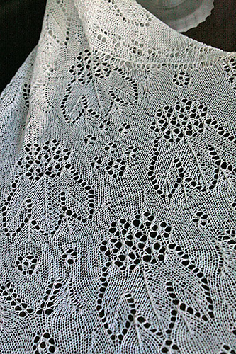 Ravelry: Jacqueline Bouvier Stole pattern by Franklin Habit