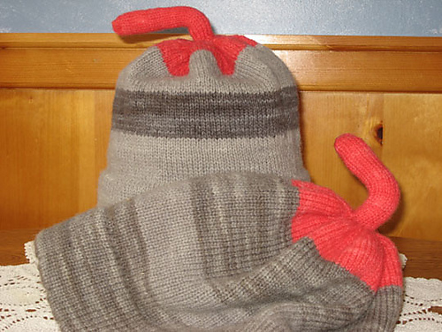 Ravelry: Curling Rock Hat pattern by Freshisle Fibers