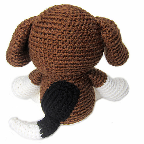 Ravelry: Beagle pattern by Stacey Trock
