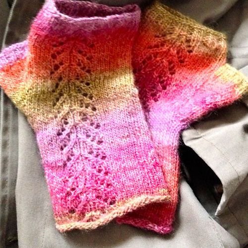 Ravelry: Ombré Lace Mittens pattern by Sabine Frisch