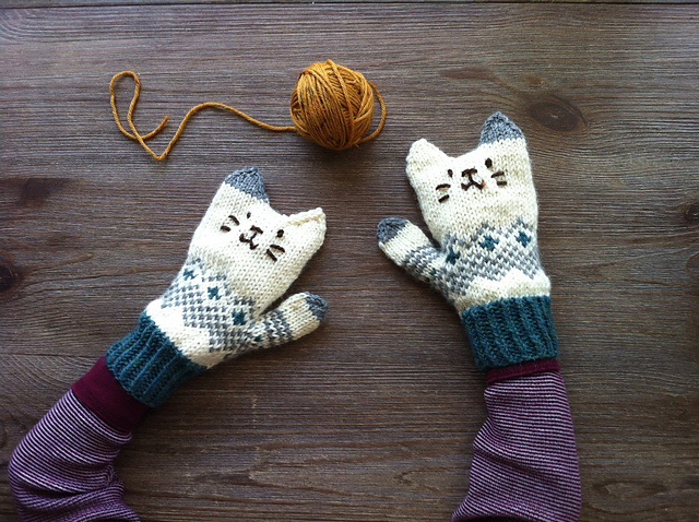 Ravelry: fun9's Frisky Kitty Mittens