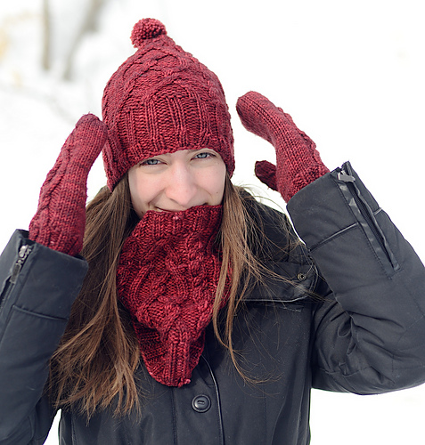 Ravelry: Red riding mittens pattern by Gabrielle Vézina
