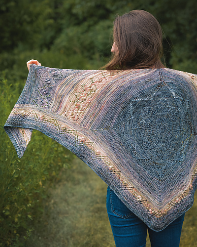 Ravelry: Miraflora Shawl MKAL pattern by Gabrielle Vézina