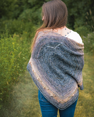 Ravelry: Miraflora Shawl MKAL pattern by Gabrielle Vézina