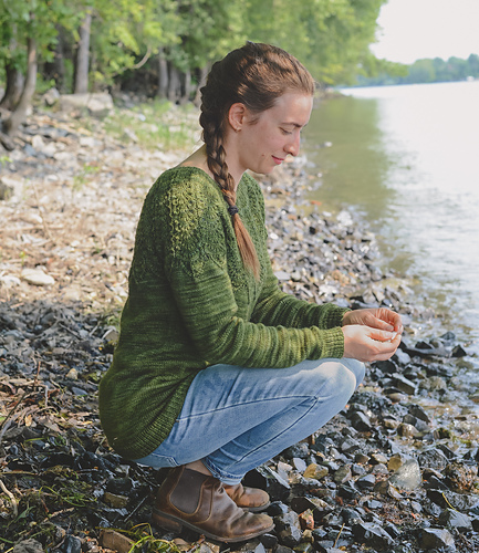Ravelry: Pine Cone Sweater pattern by Gabrielle Vézina