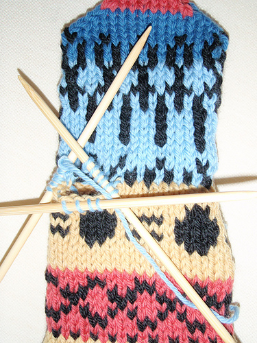 Ravelry: #60 Scandinavian Mittens pattern by Galina Carroll