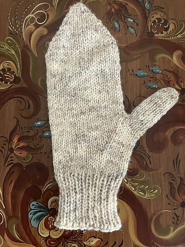 Ravelry: Brandon Peak Mittens pattern by Ciara Doyle
