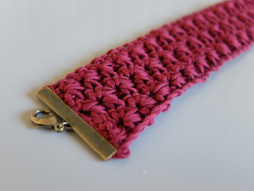 Ravelry: Bracelet Star pattern by Elise Designs