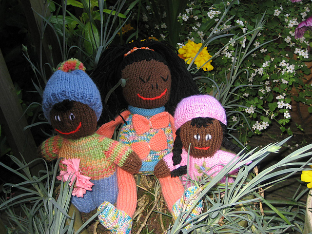 Ravelry: Little Poppets pattern by Alan Dart