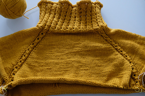 [FO] Ripped out the sweater that used to use this yarn and knit up a ...