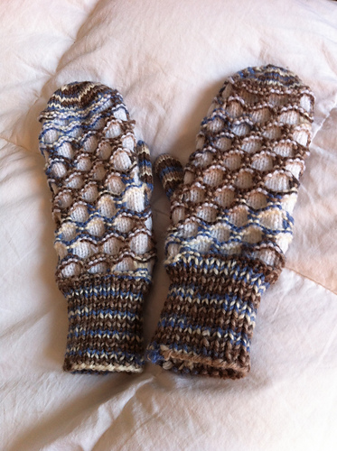Ravelry: Newfoundland Mitts pattern by Gillian S. Hess