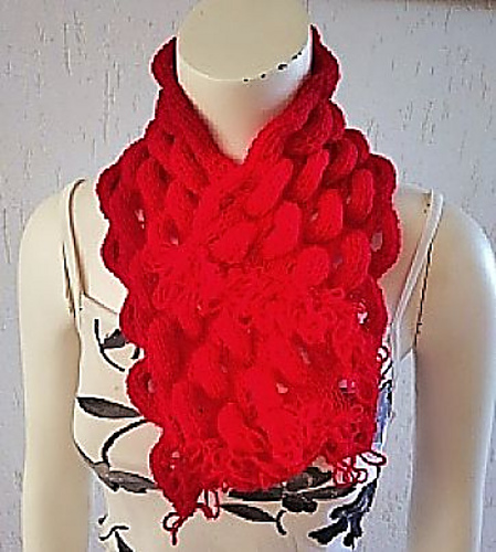 Ravelry: Twin Loops pattern by Jen Giezen