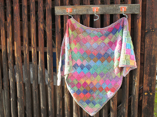 Ravelry: Triangle Entrelac Shawls pattern by Diane Conroy