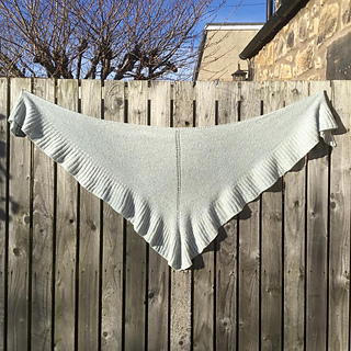 Ravelry: gingergooseberry's (BIG) Mara Shawl