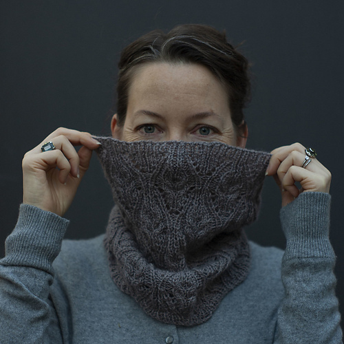 Ravelry: Valency Cowl pattern by Virginia Sattler-Reimer