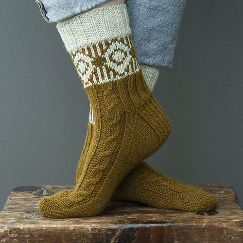 Ravelry: Moongate pattern by Virginia Sattler-Reimer